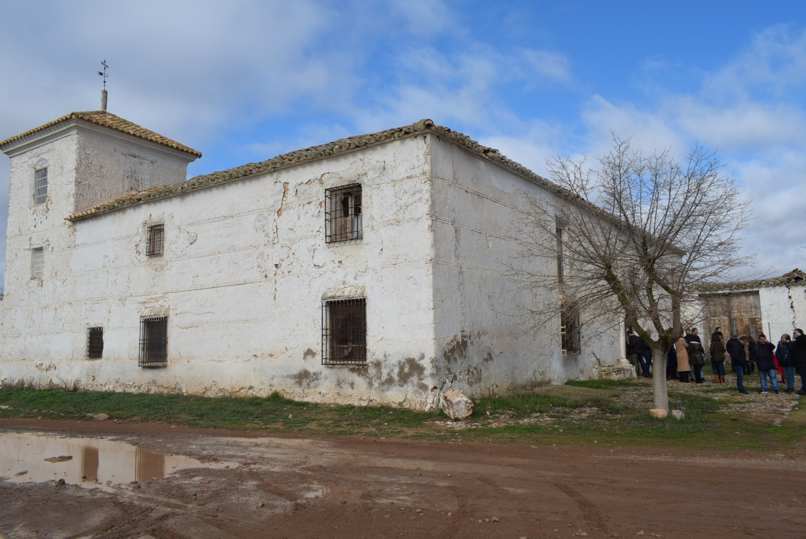Una placa conmemorativa identifica la cesión de la Venta de Borondo al ...