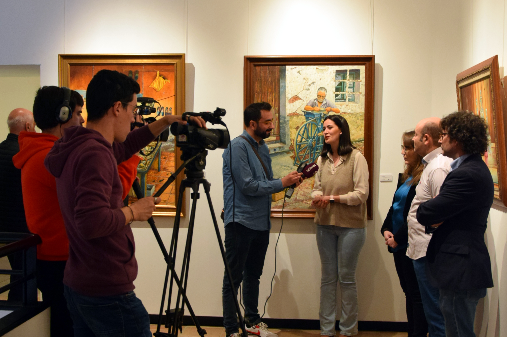 Los cuadros de Ángel Treviño despiertan en el Museo Comarcal ...